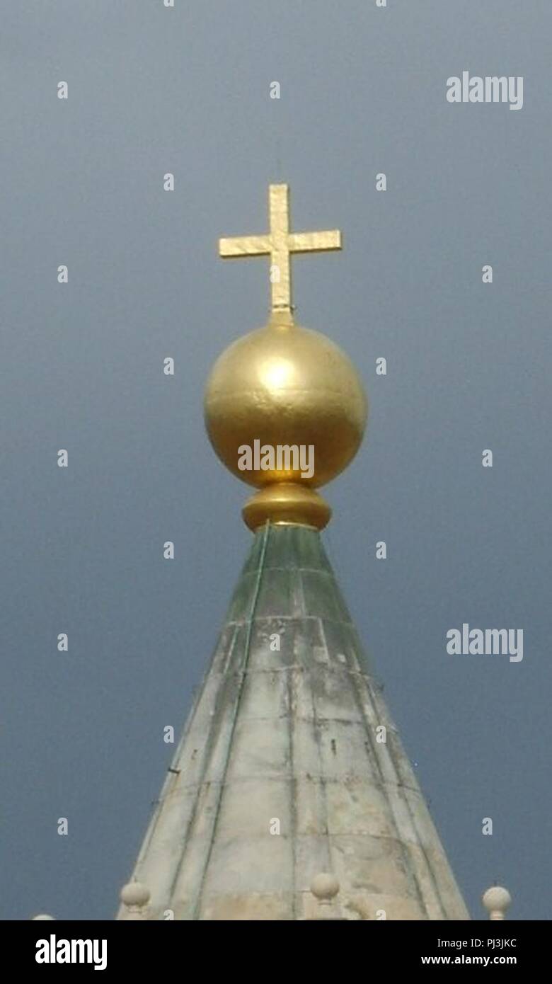 Ball and cross of Florence Cathedral Stock Photo - Alamy