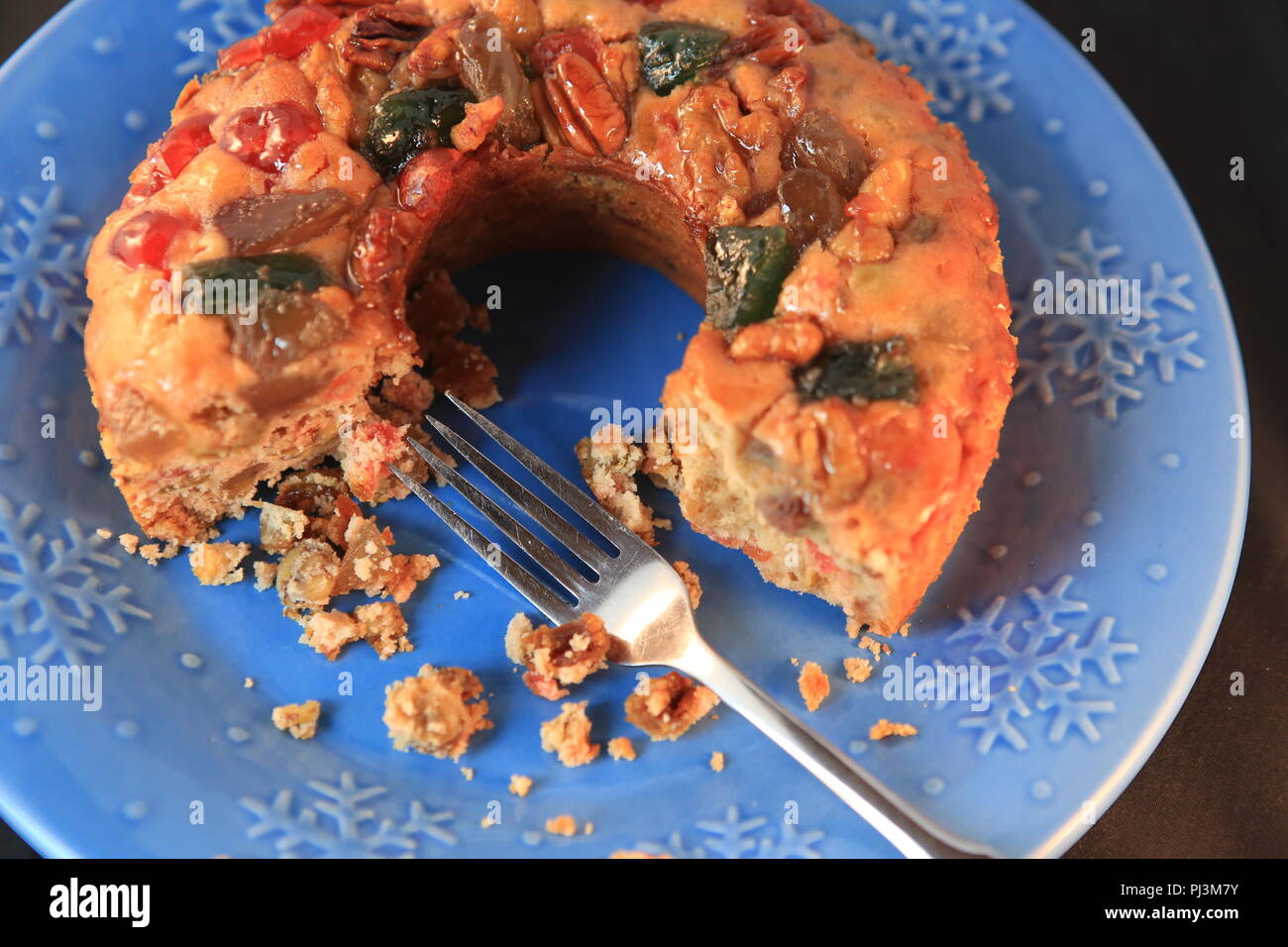 Empty plate cake crumbs hi-res stock photography and images - Alamy