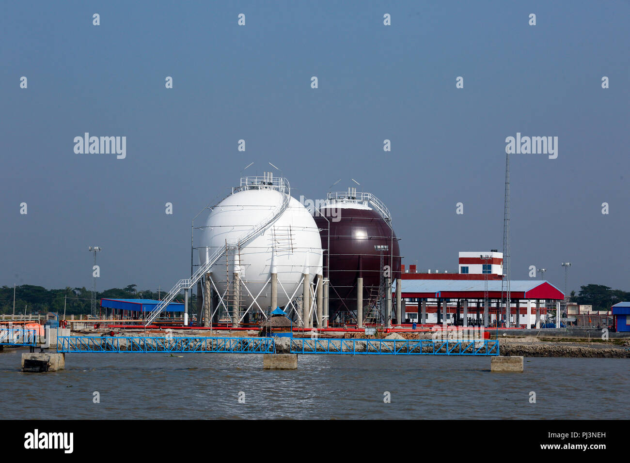 Index LPG plant of Index Power and Energy Limited on the bank Pasur ...