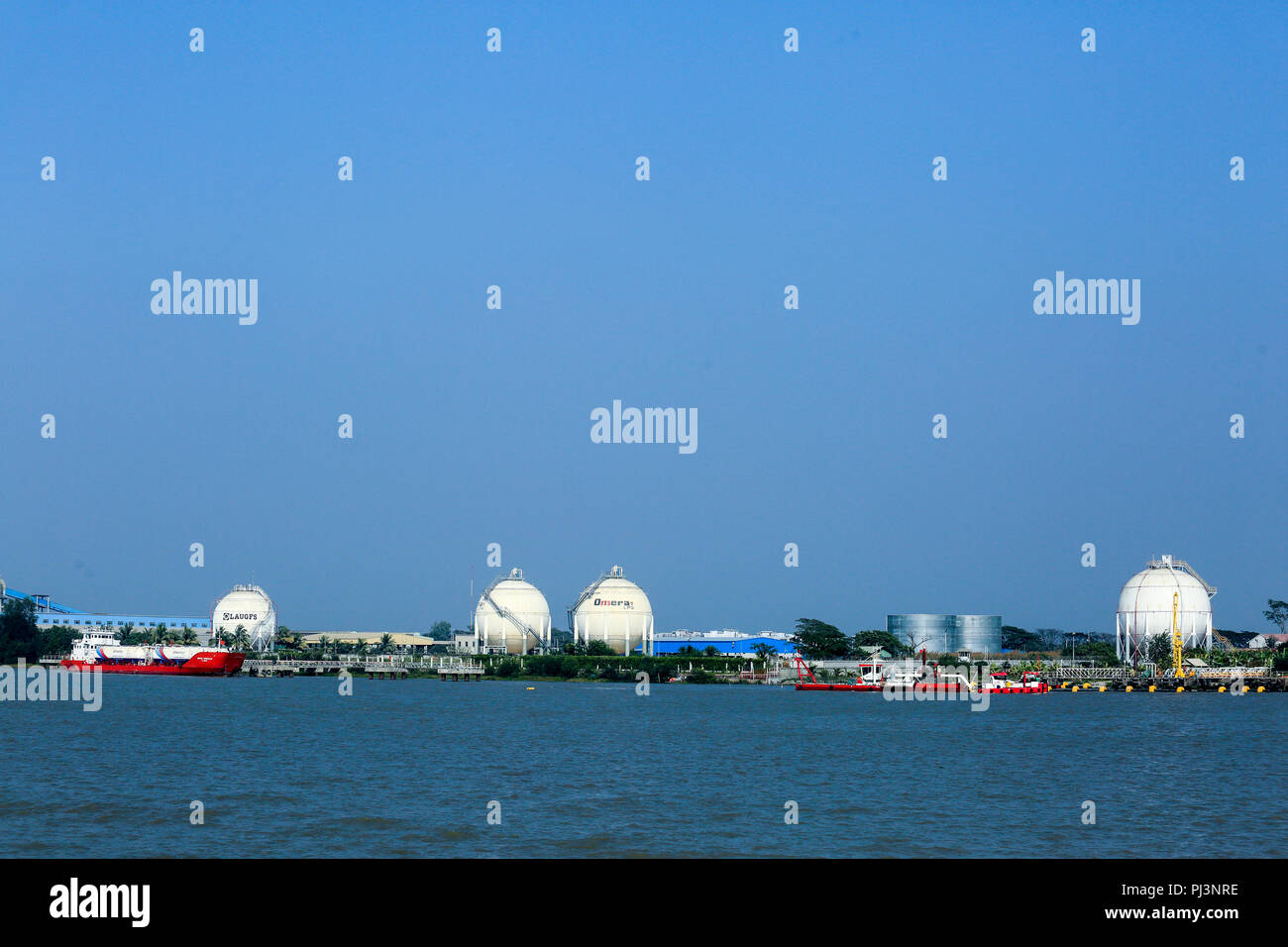 Omera LPG plant of Omera Gas One Ltd on the bank Pasur River. Mongla ...