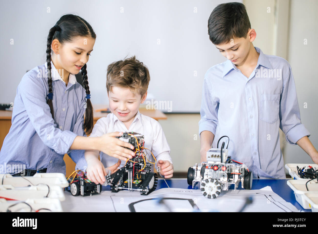 Pupils visiting school class hi-res stock photography and images - Alamy