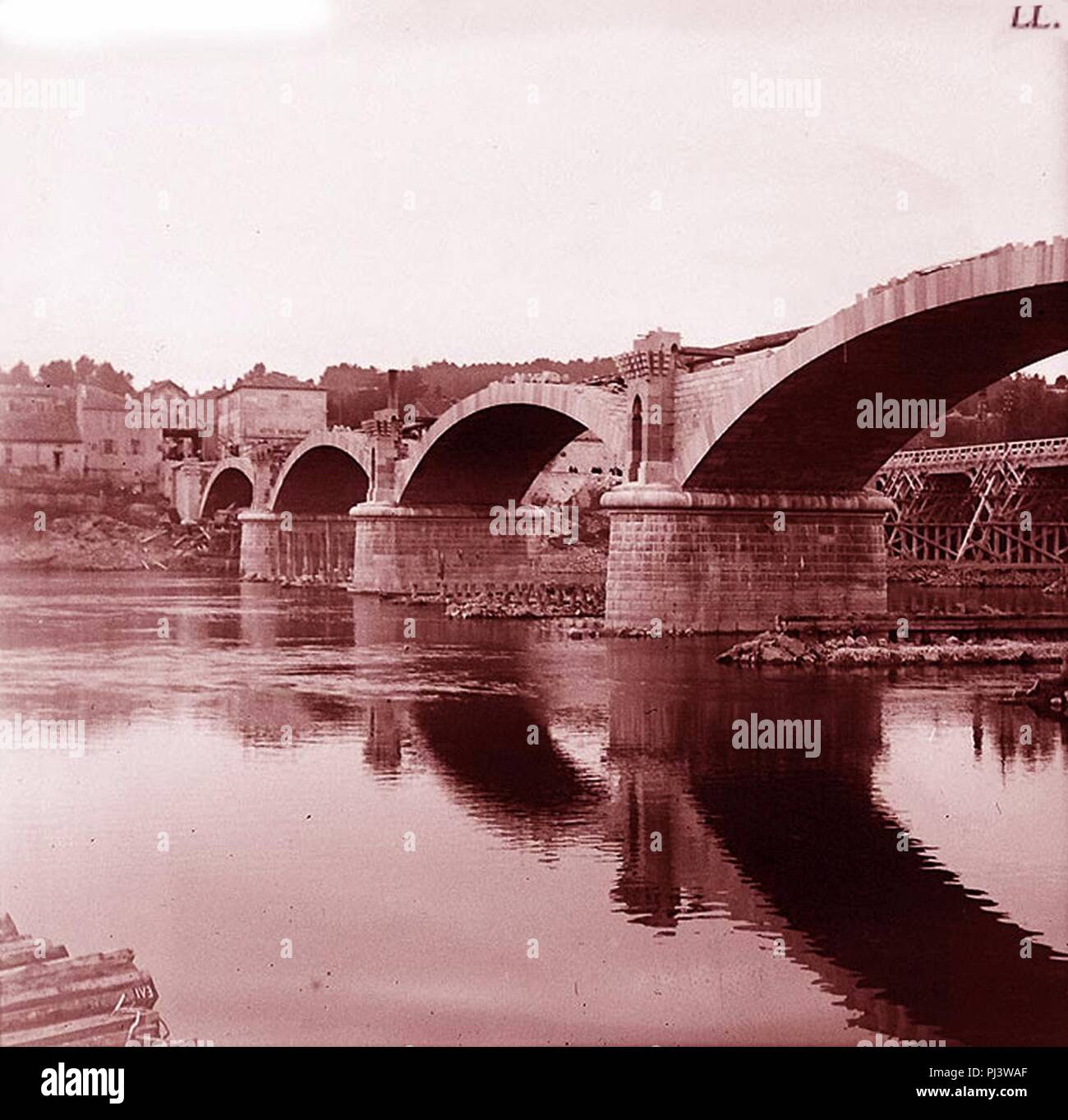 Pont en construction hi-res stock photography and images - Alamy