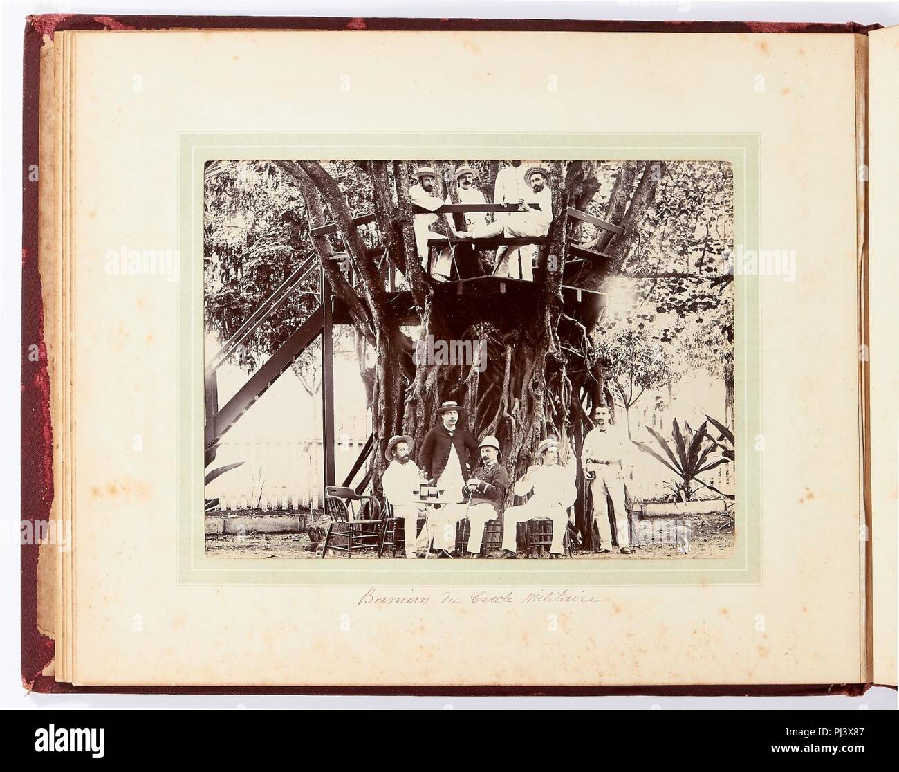 Cercle militaire hi-res stock photography and images - Alamy