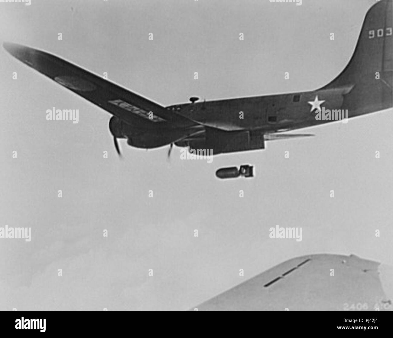 Dropping Bomb Stock Photos & Dropping Bomb Stock Images - Alamy
