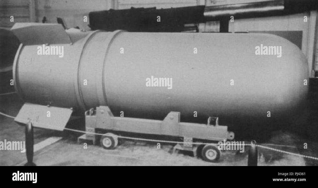 B41 nuclear bomb hi-res stock photography and images - Alamy