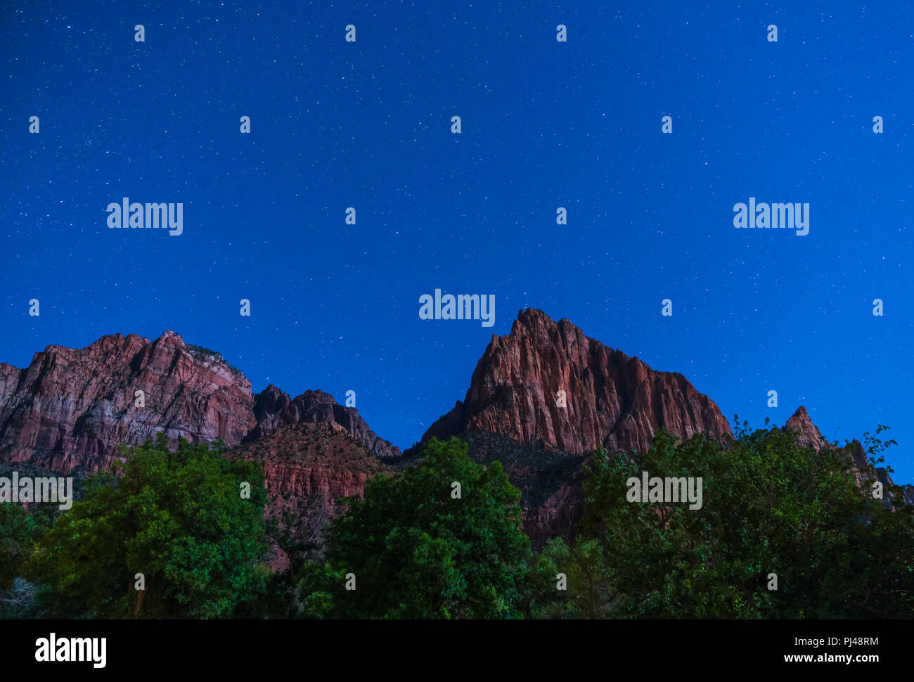 Zion national park at night with star,utah,usa Stock Photo - Alamy
