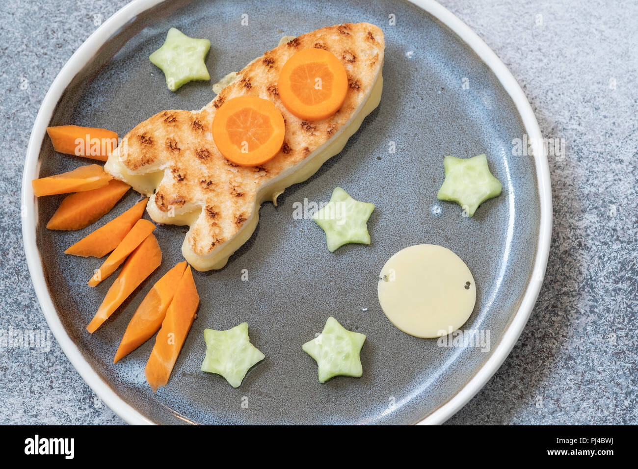 Astronaut eating in space hi-res stock photography and images - Alamy