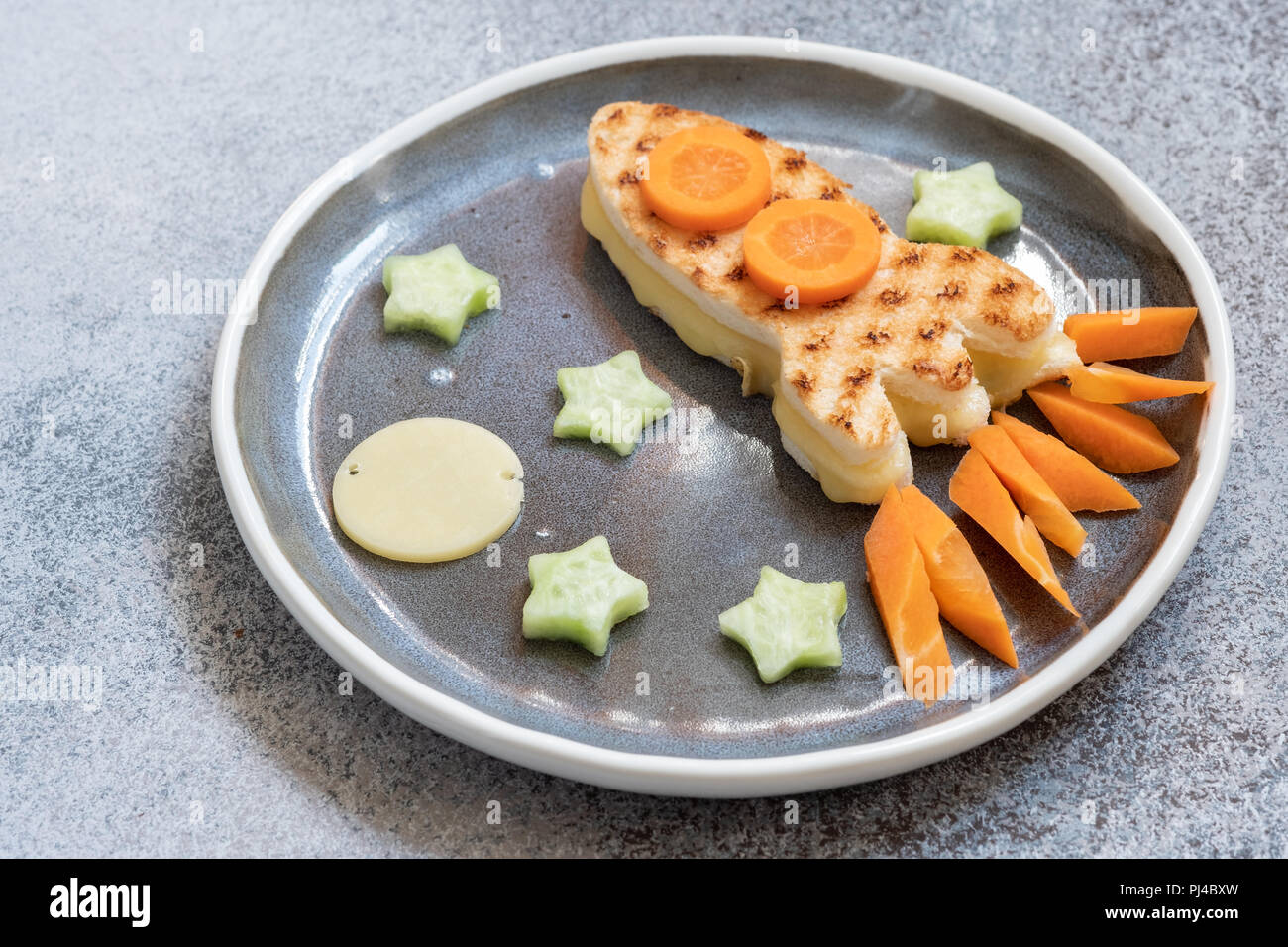 Astronaut eating in space hi-res stock photography and images - Alamy