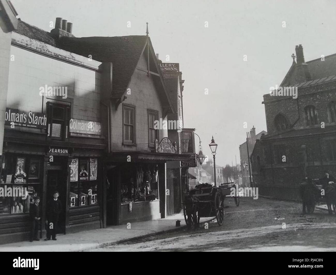 Barnet High Street looking south Stock Photo - Alamy