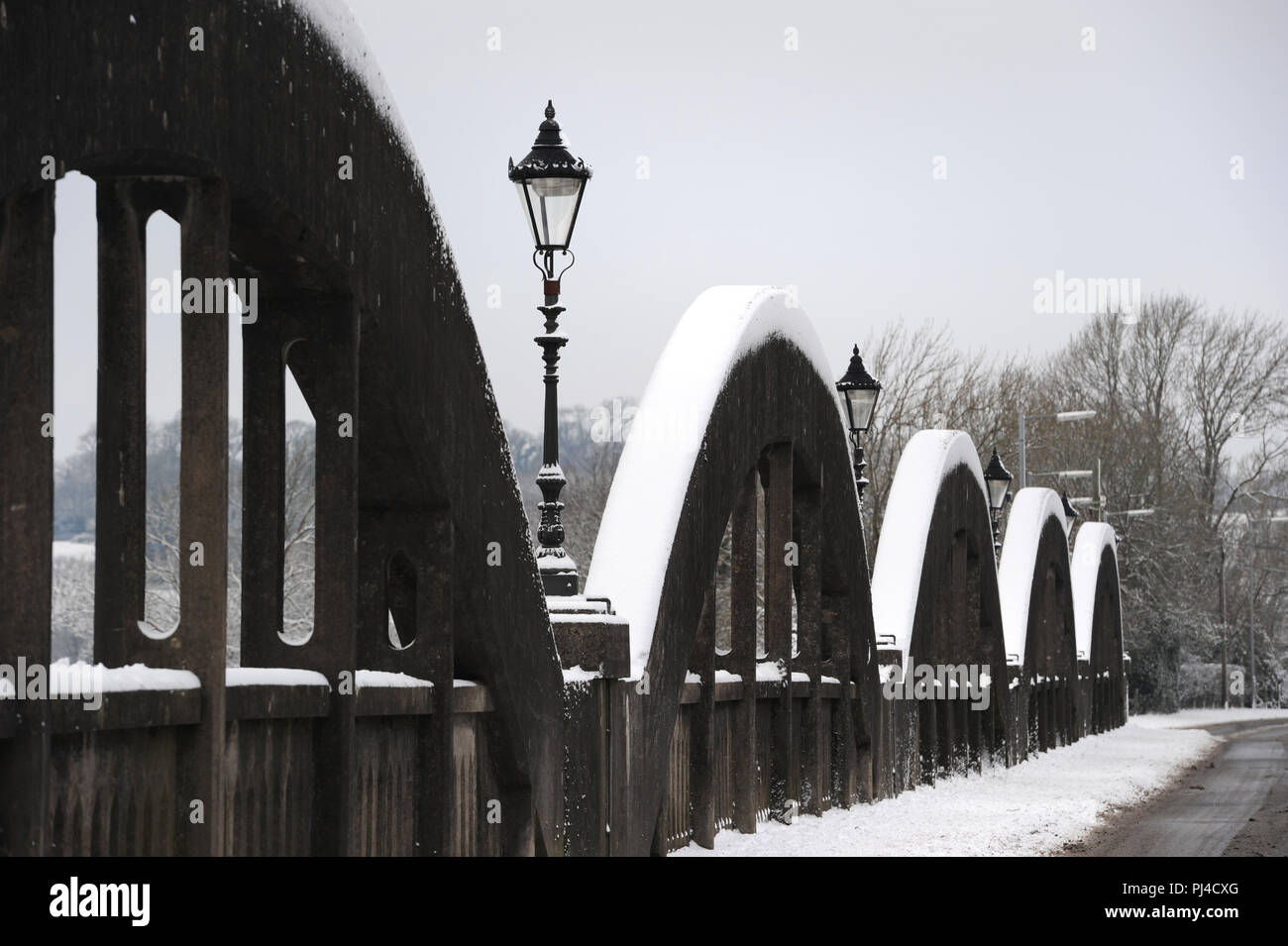 Bridge over river dee kirkcudbright hi-res stock photography and images ...