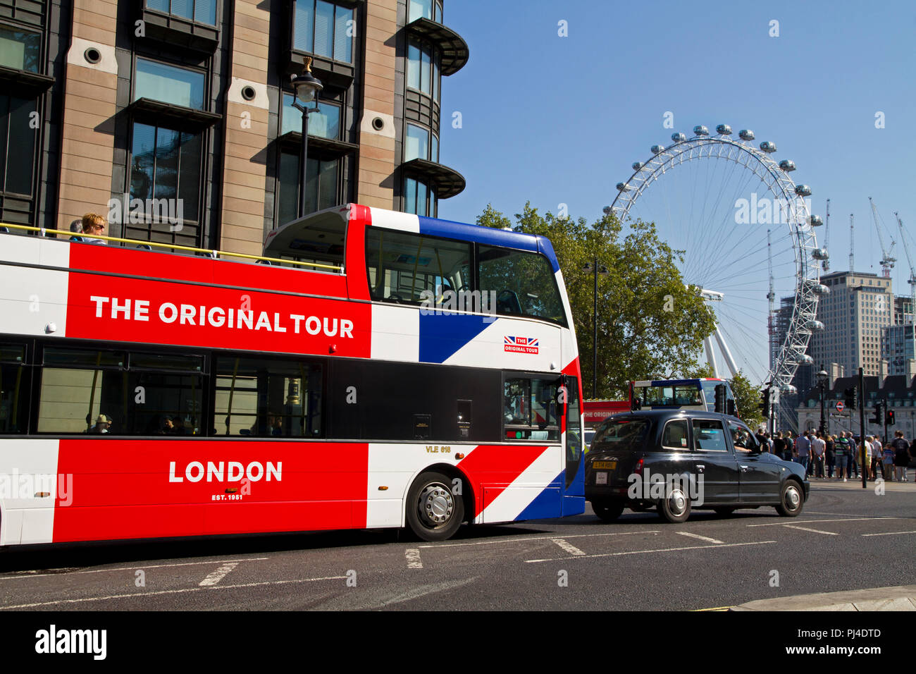 Bus white background uk hi-res stock photography and images - Alamy