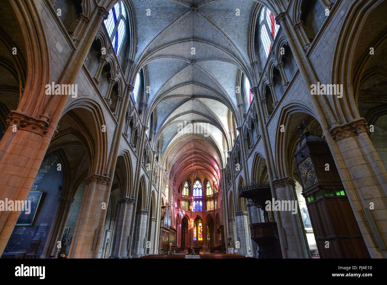 Nevers cathedral hi-res stock photography and images - Alamy
