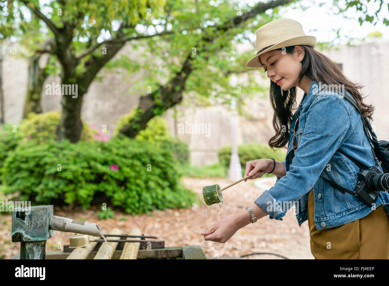 Ritual hand washing japan hi-res stock photography and images - Alamy