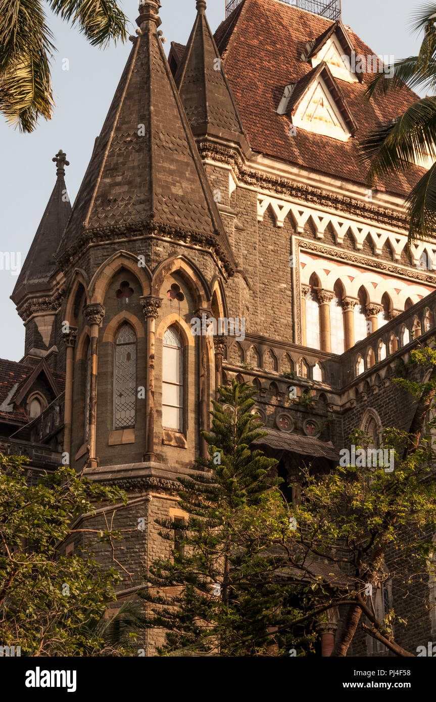 Ornate windows in the stone building of Bombay High court Stock Photo ...