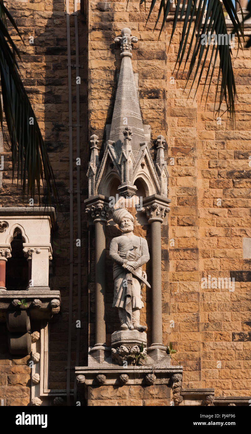 Mumbai University building at Fort campus. Intricate stone carving on ...