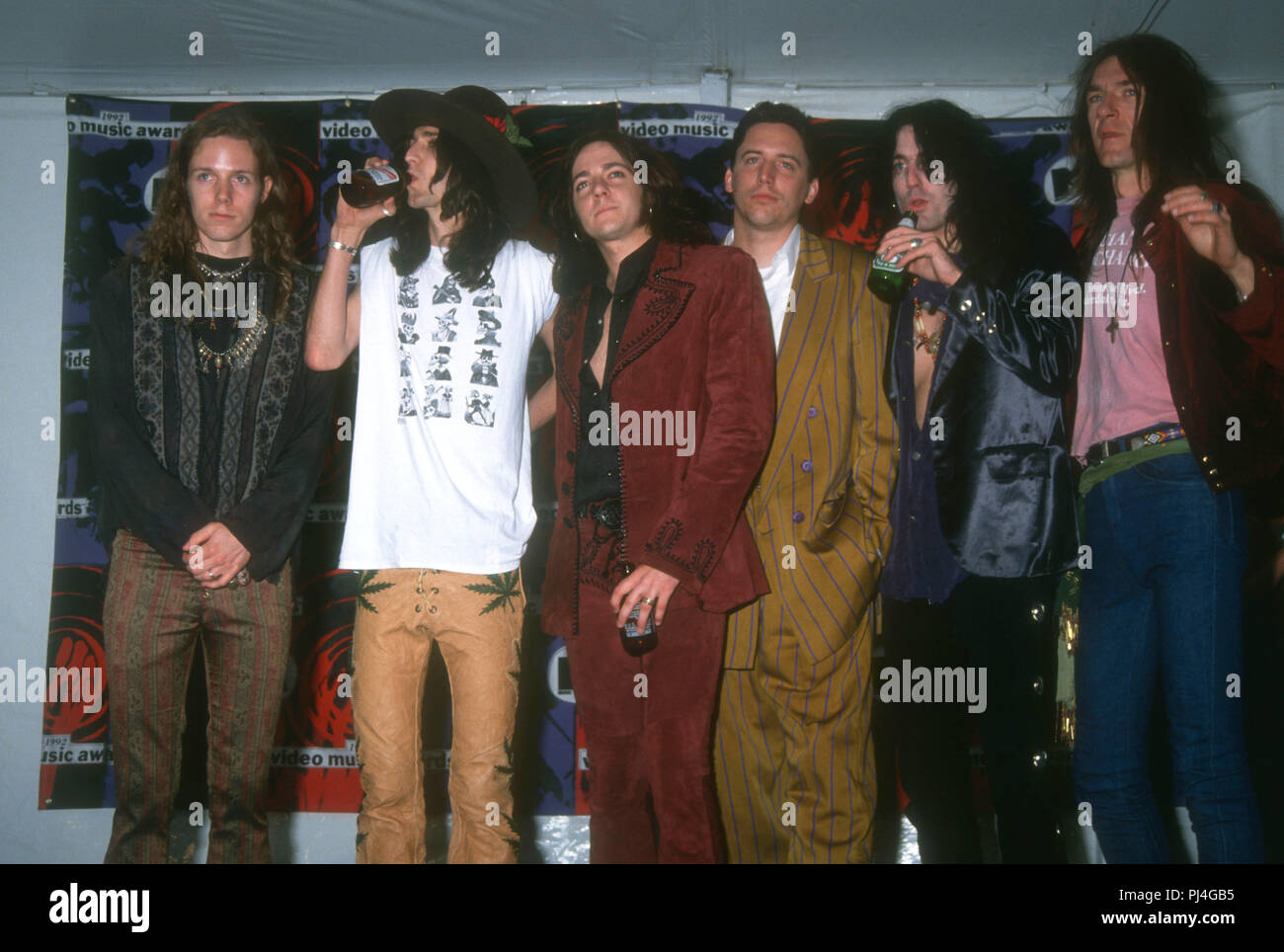 Black crowes band hi-res stock photography and images - Alamy