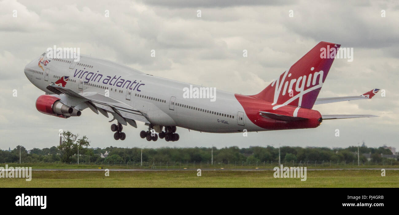 Virgin Atlantic Jumbo Jet (Boeing 747-400) seen departing for Florida ...
