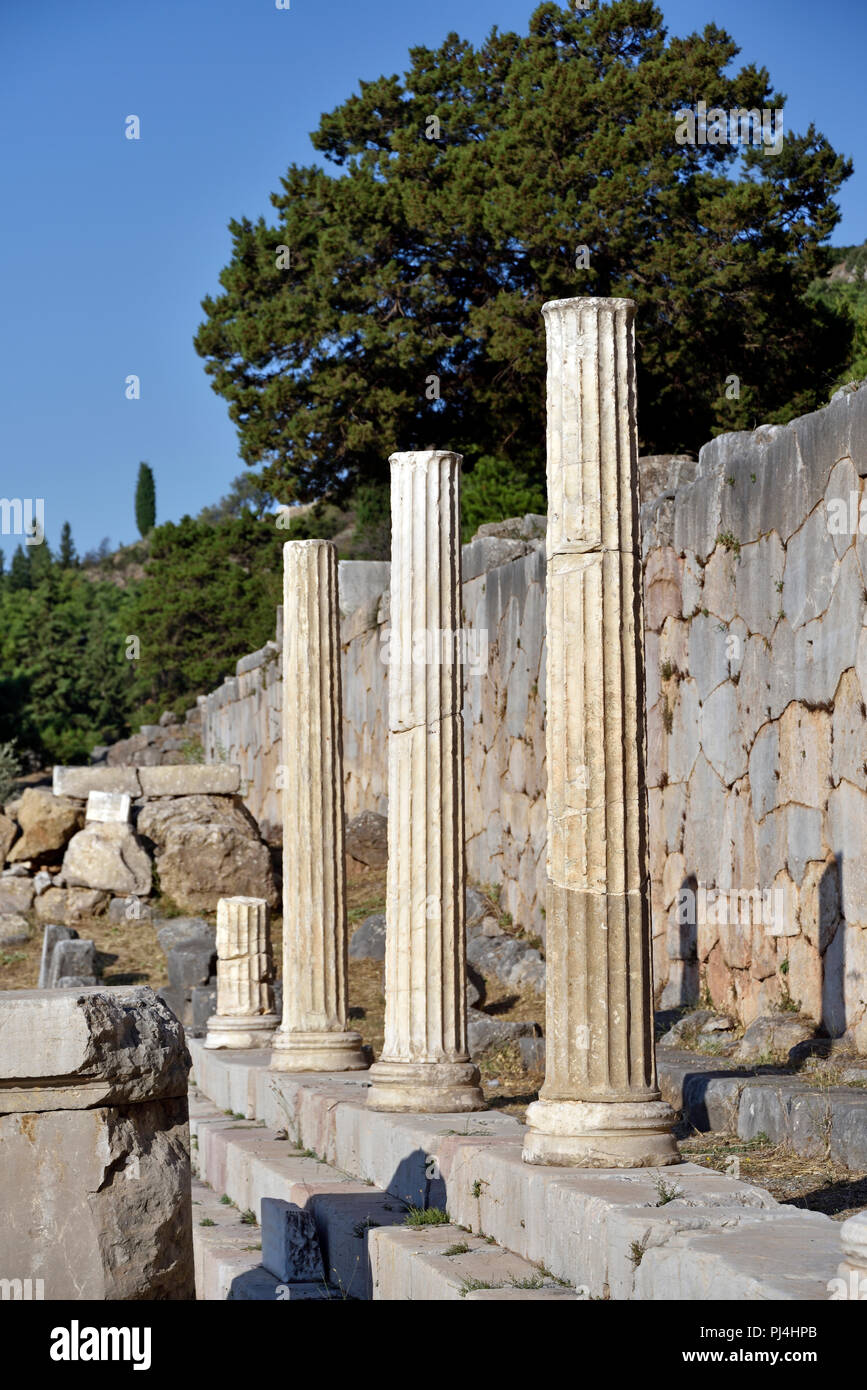 Archaeological site of delphi hi-res stock photography and images - Alamy
