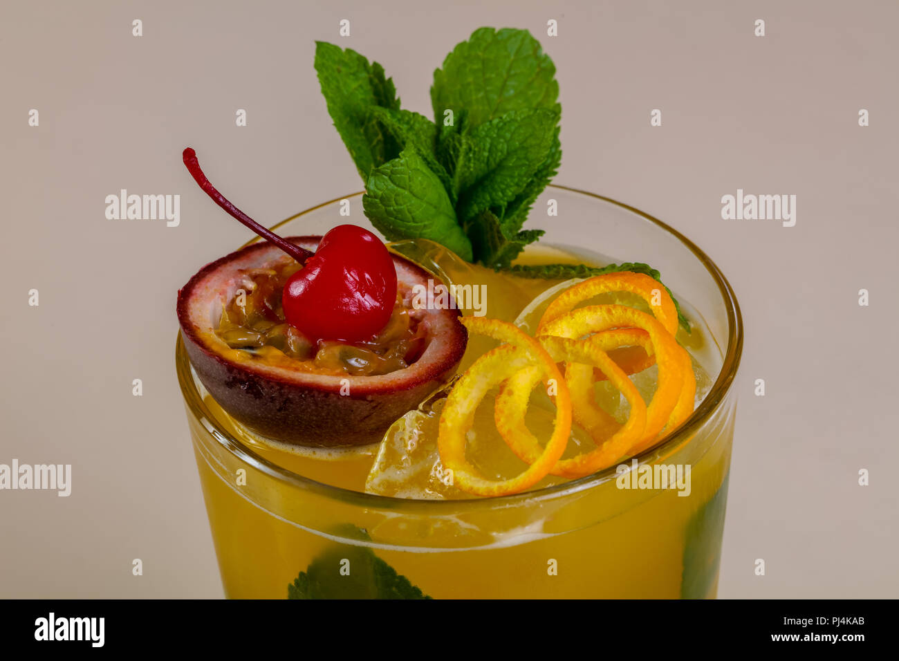 Hawaii cocktail bar drink Stock Photo - Alamy