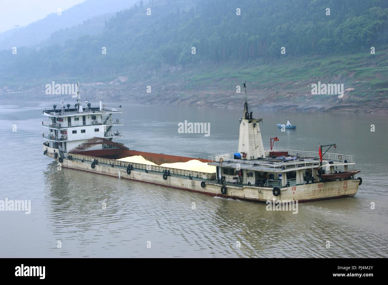 Cargo ship china river hi-res stock photography and images - Alamy