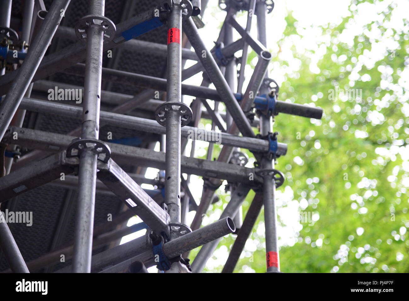 Complicated scaffold hi-res stock photography and images - Alamy