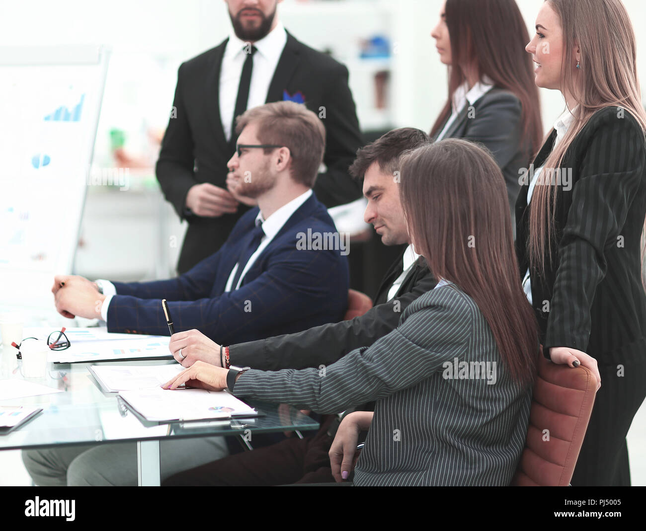 professional business team begins brainstorming in the office Stock ...