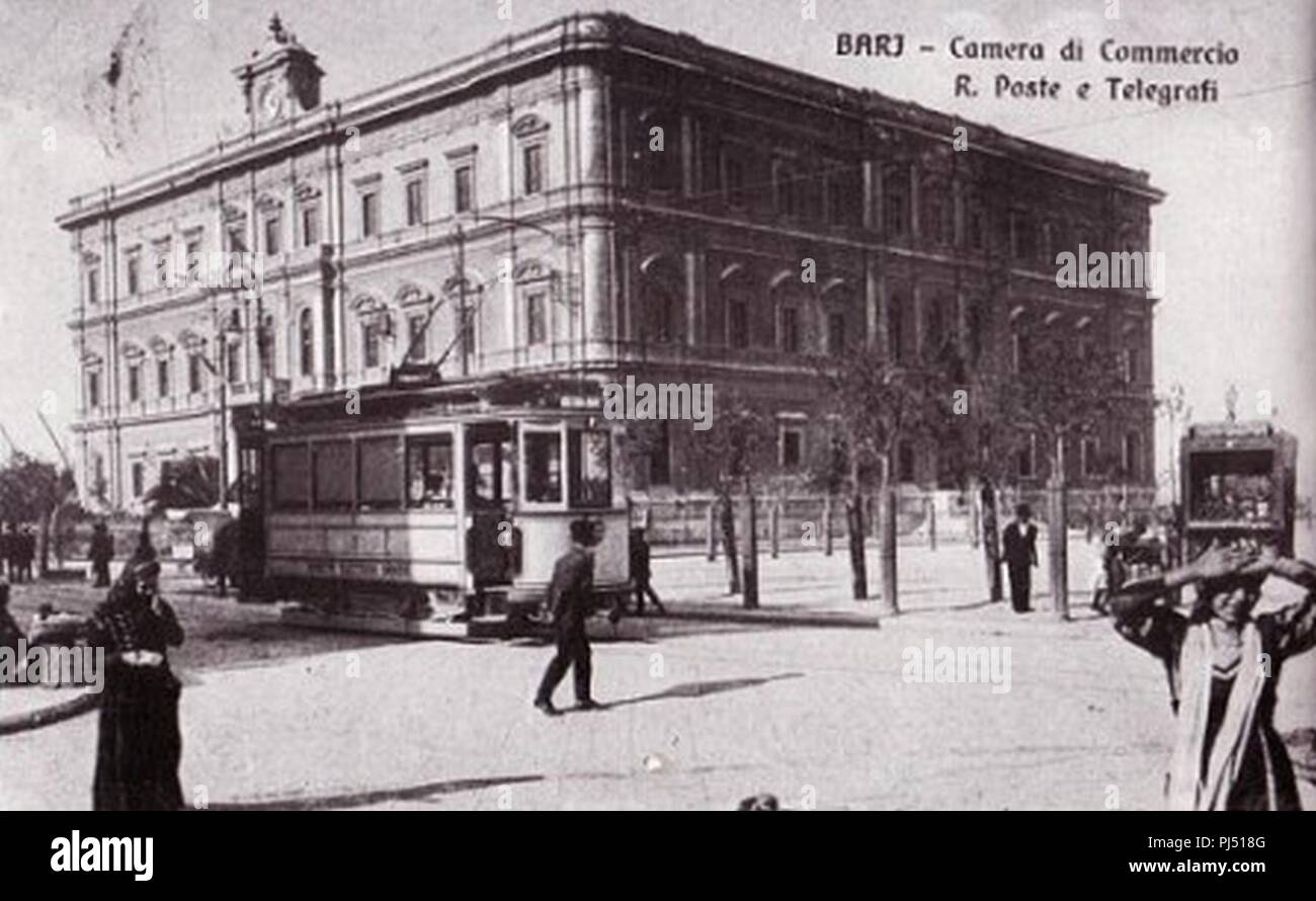 Bari - Palazzo delle poste Stock Photo - Alamy