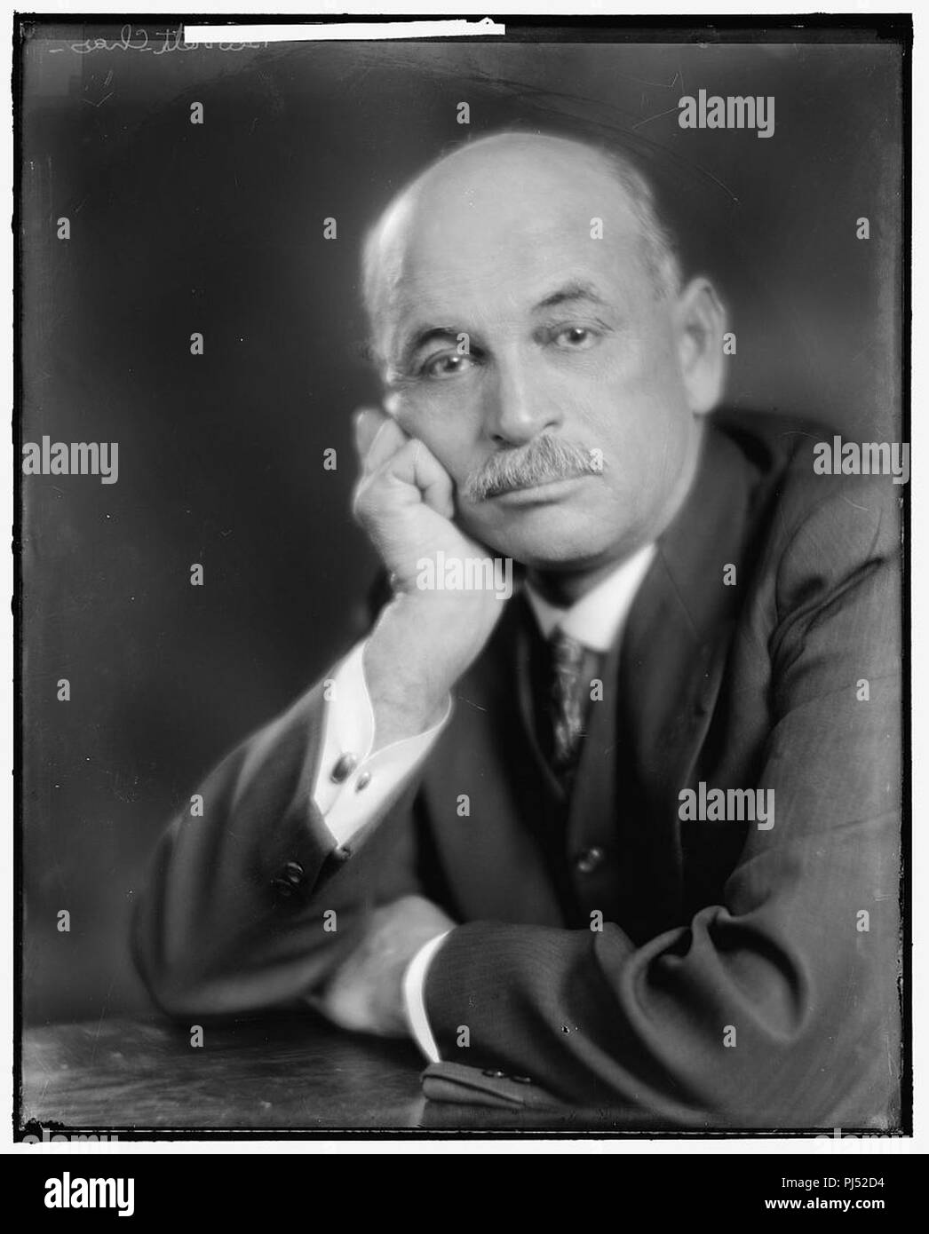 Charles barrett hi-res stock photography and images - Alamy