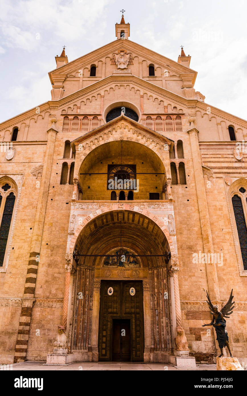 Duomo church and main entrance in Verona, Italy Stock Photo - Alamy