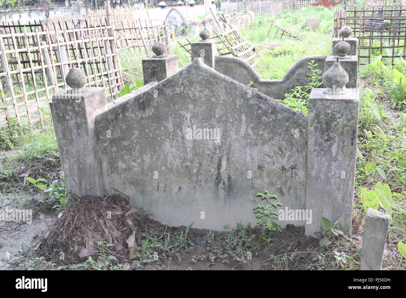 Muslim funeral grave hi-res stock photography and images - Alamy