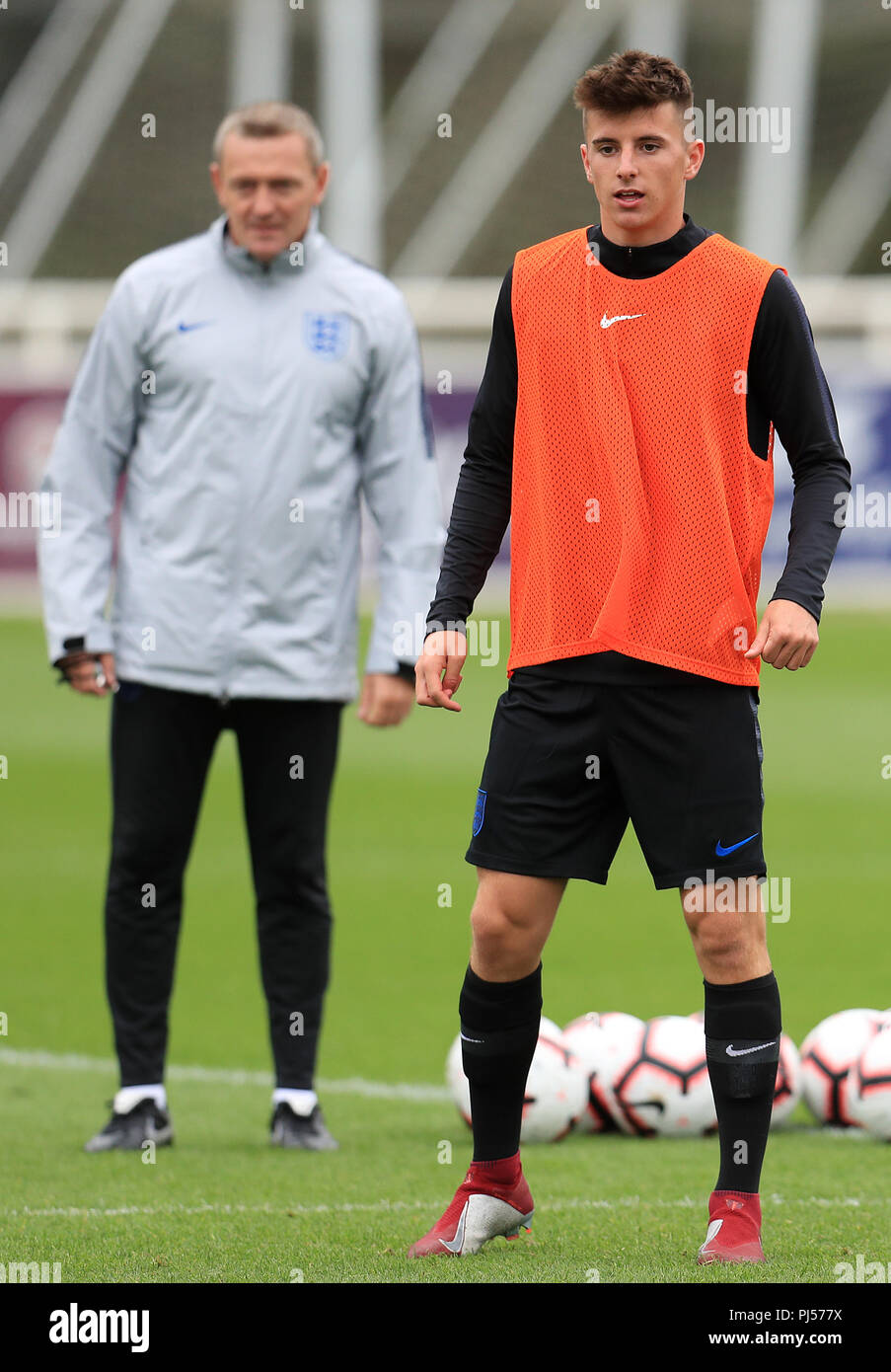England manager Aidy Boothroyd and Mason Mount during a training ...