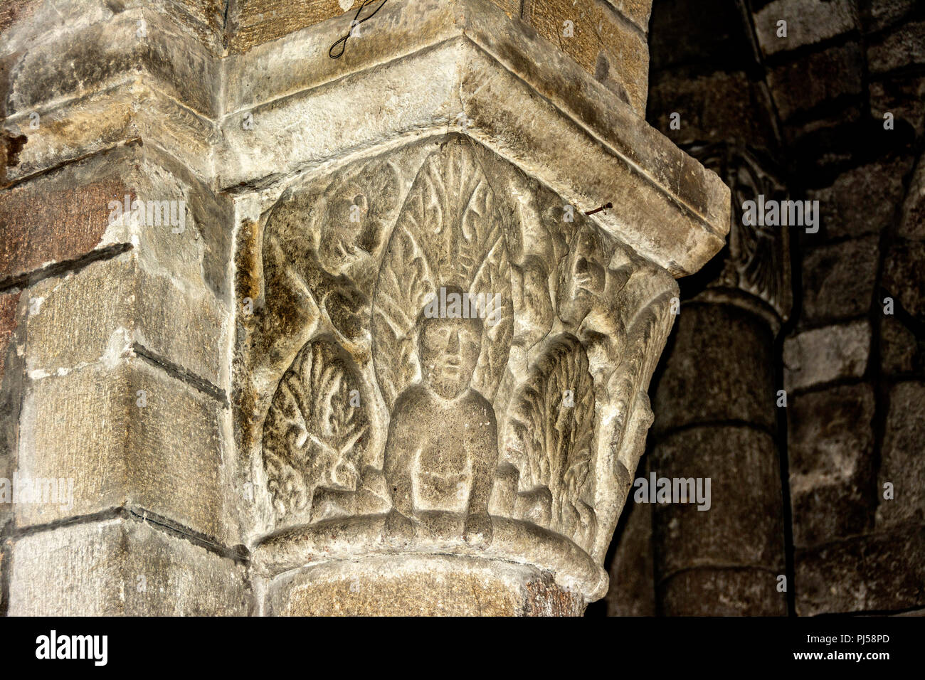Romanesque capitals hi-res stock photography and images - Alamy