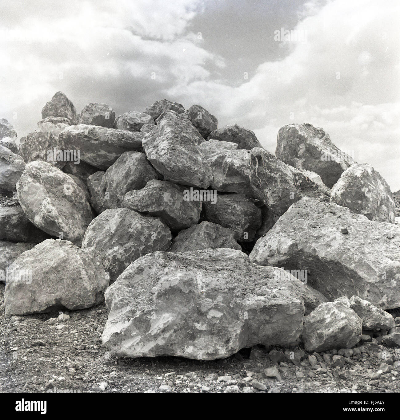 Limestone as a building material hi-res stock photography and images ...