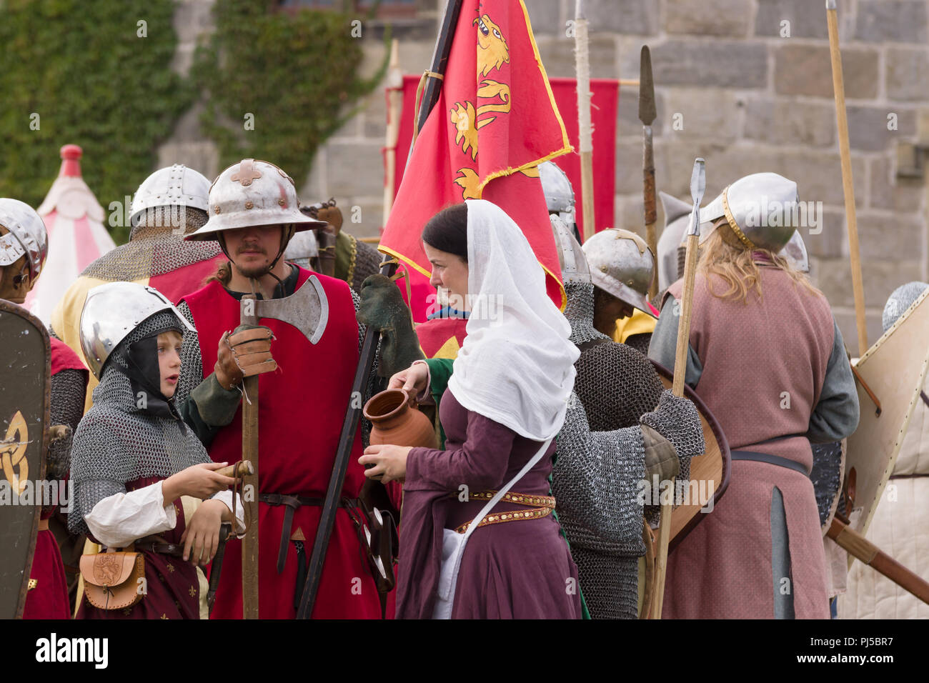 Welsh soldier medieval hi-res stock photography and images - Alamy