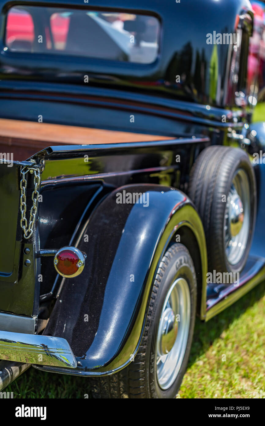 Shallow depth of field closeup of the rear corner on a 1932 Ford pickup ...