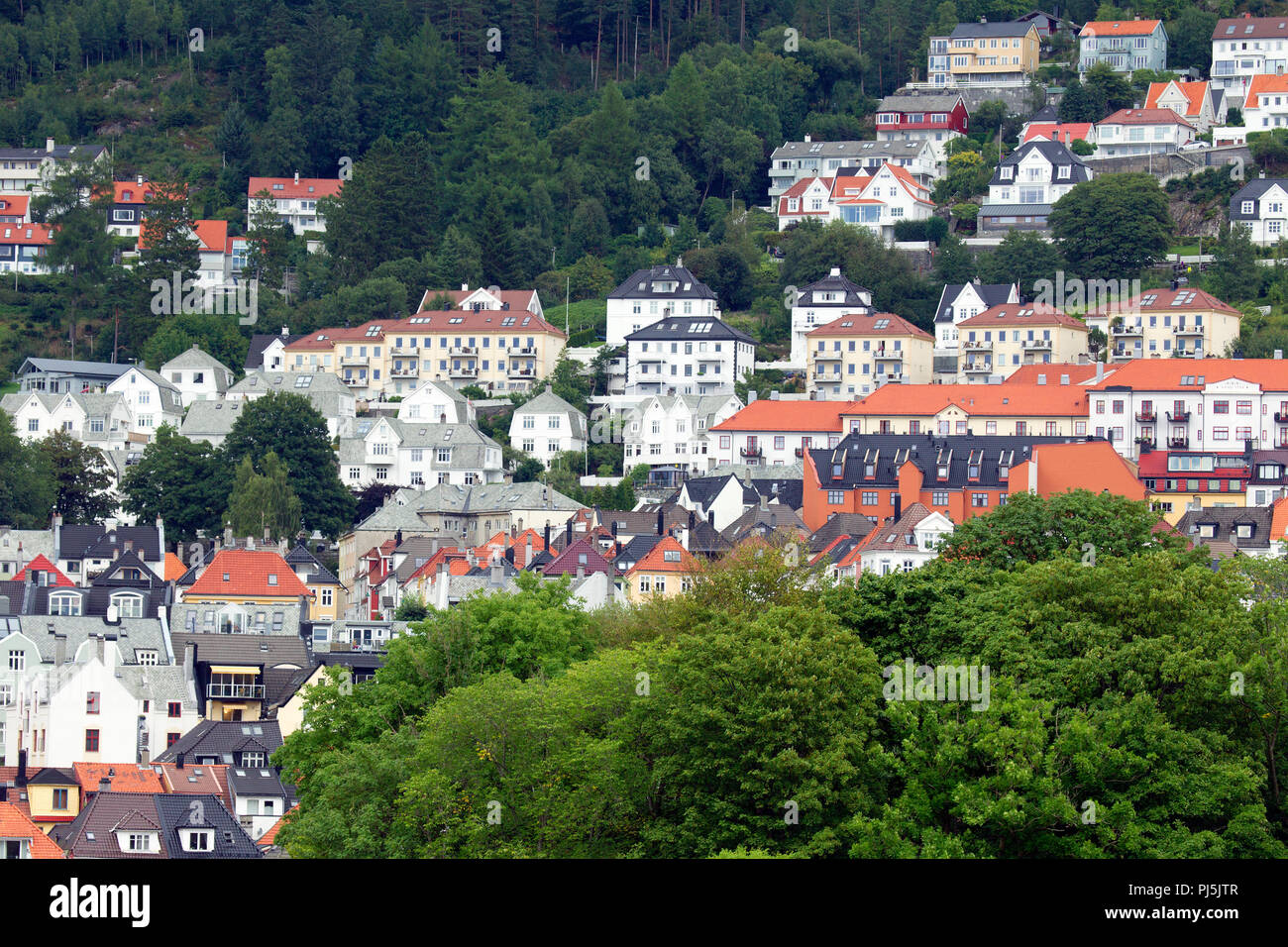 Bergen and houses hi-res stock photography and images - Alamy