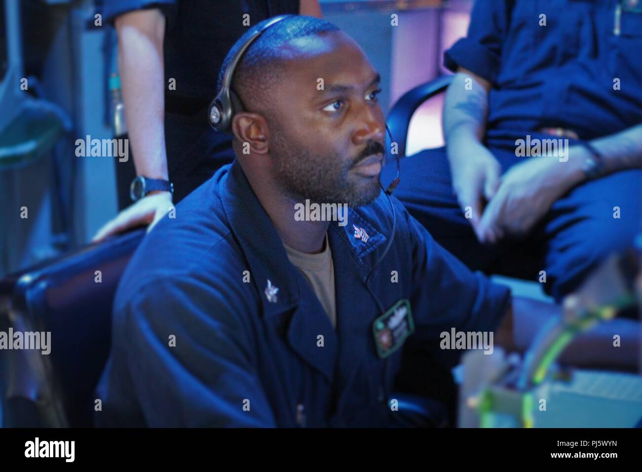 180828-N-ZS023-1001 STRAIT OF HORMUZ (Aug. 28, 2018) Interior ...