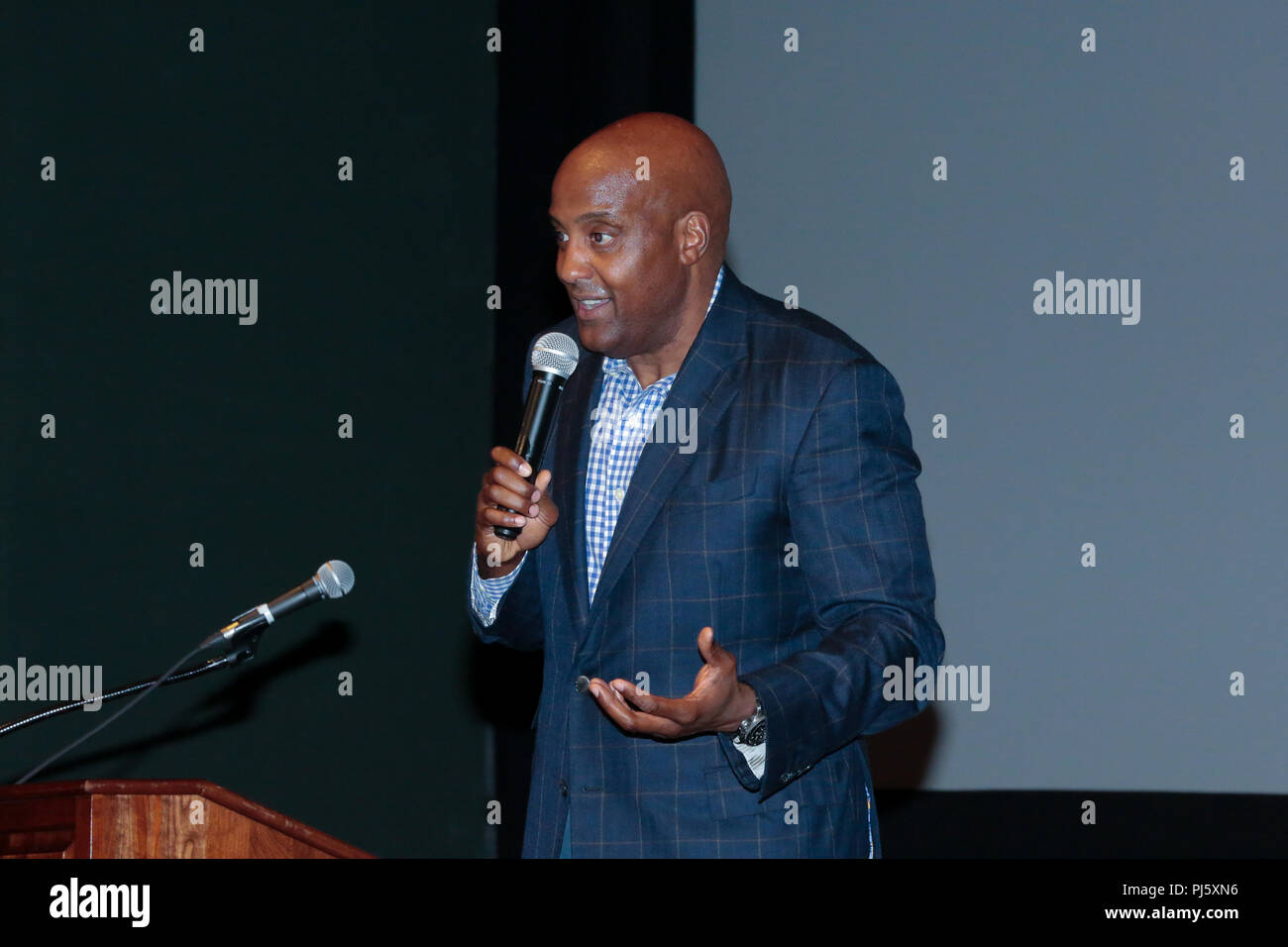 Scott uzzell hi-res stock photography and images - Alamy