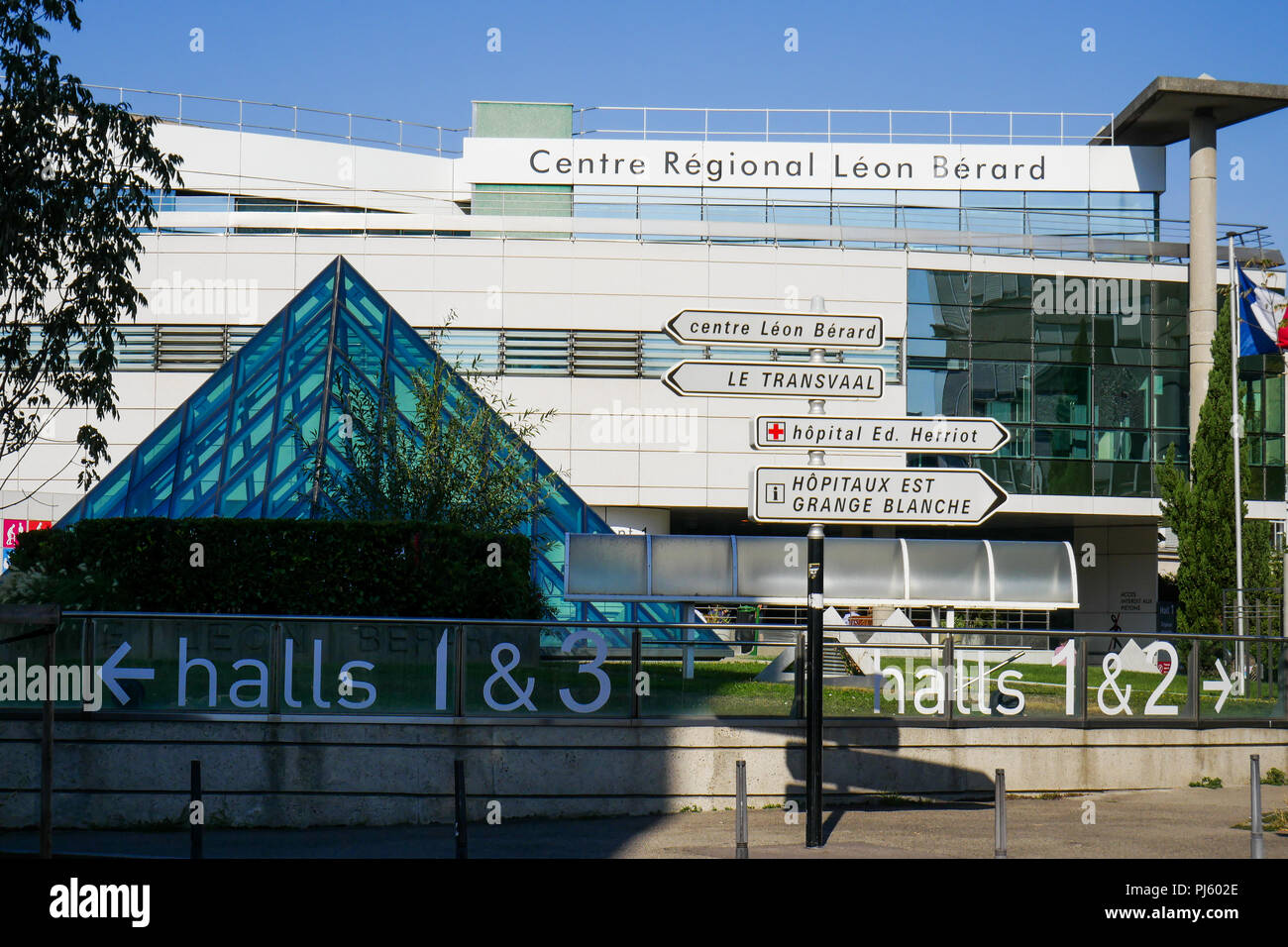 Leon Berard cancer treatment centre, Lyon, France Stock Photo - Alamy Leon Berard cancer treatment centre, Lyon, France Stock Photo - Alamy