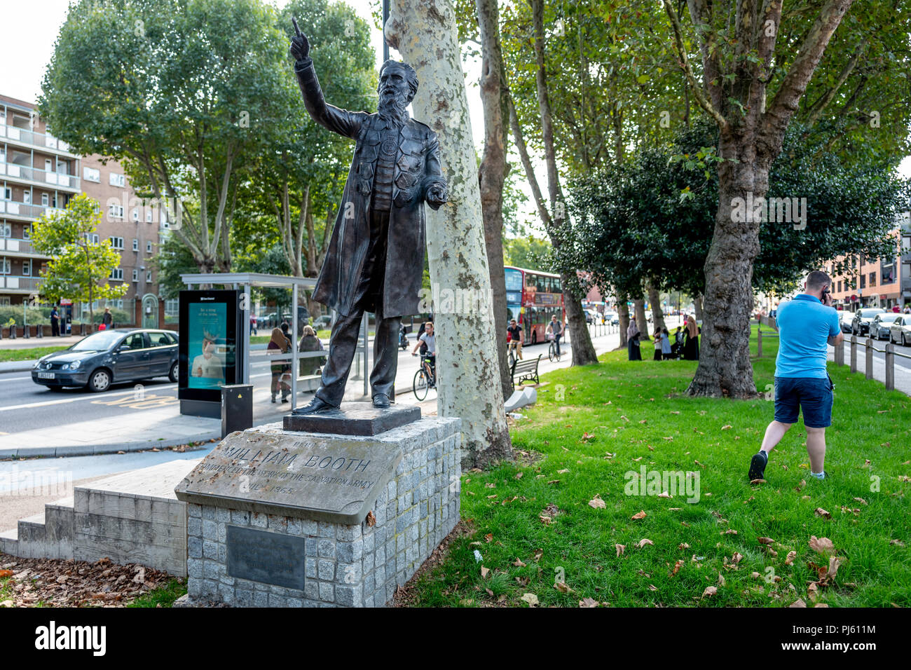 Statue of William Booth, founder of the Salvation Army, on Mile End ...