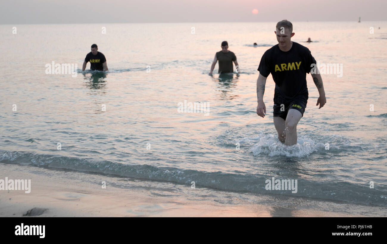 U.S. Army Soldiers competing in the 74th Engineer Dive Detachment's ...