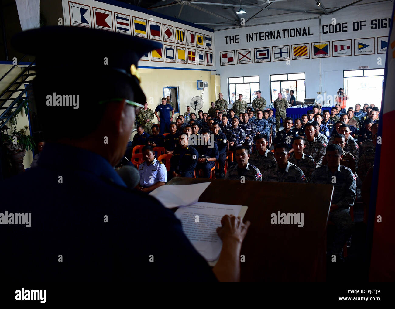 180831-N-QV906-0064 MANILA, Philippines (August 31, 2018) Commodore ...