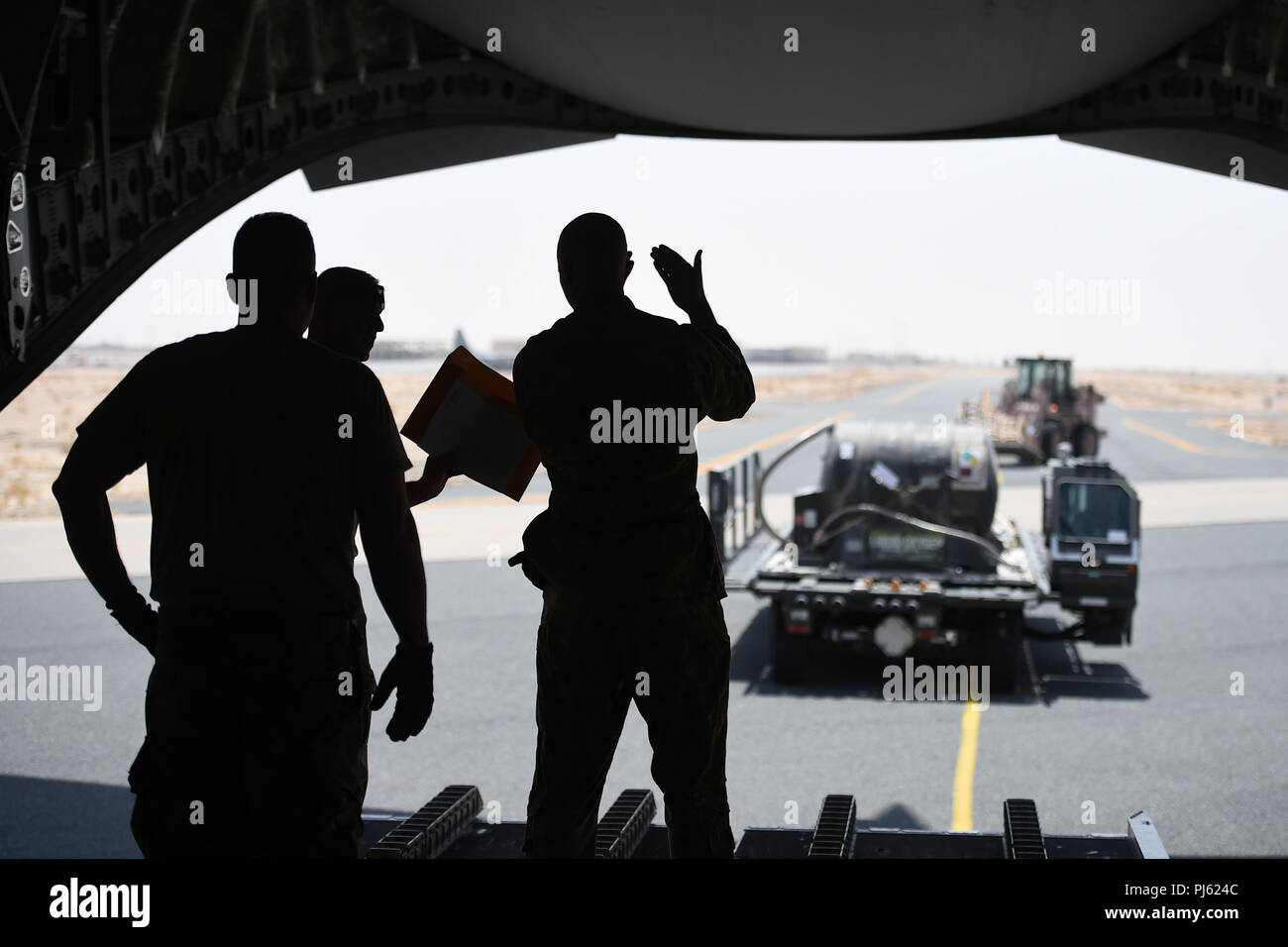 407th Expeditionary Logistics Readiness Squadron Air Terminal ...