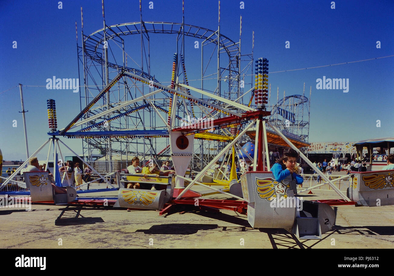 Funfair uk 1980s hi-res stock photography and images - Alamy