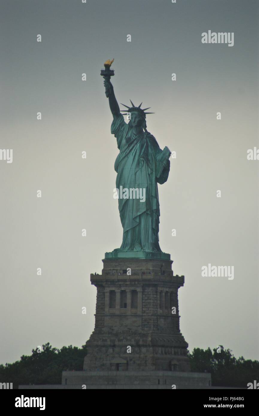 Sad lady liberty hi-res stock photography and images - Alamy