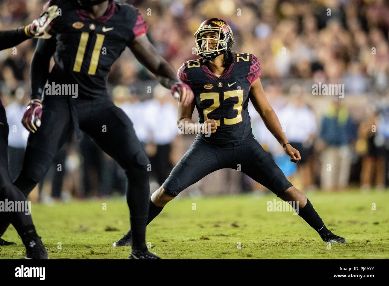 Florida State Seminoles place kicker Ricky Aguayo (23) after missing a ...
