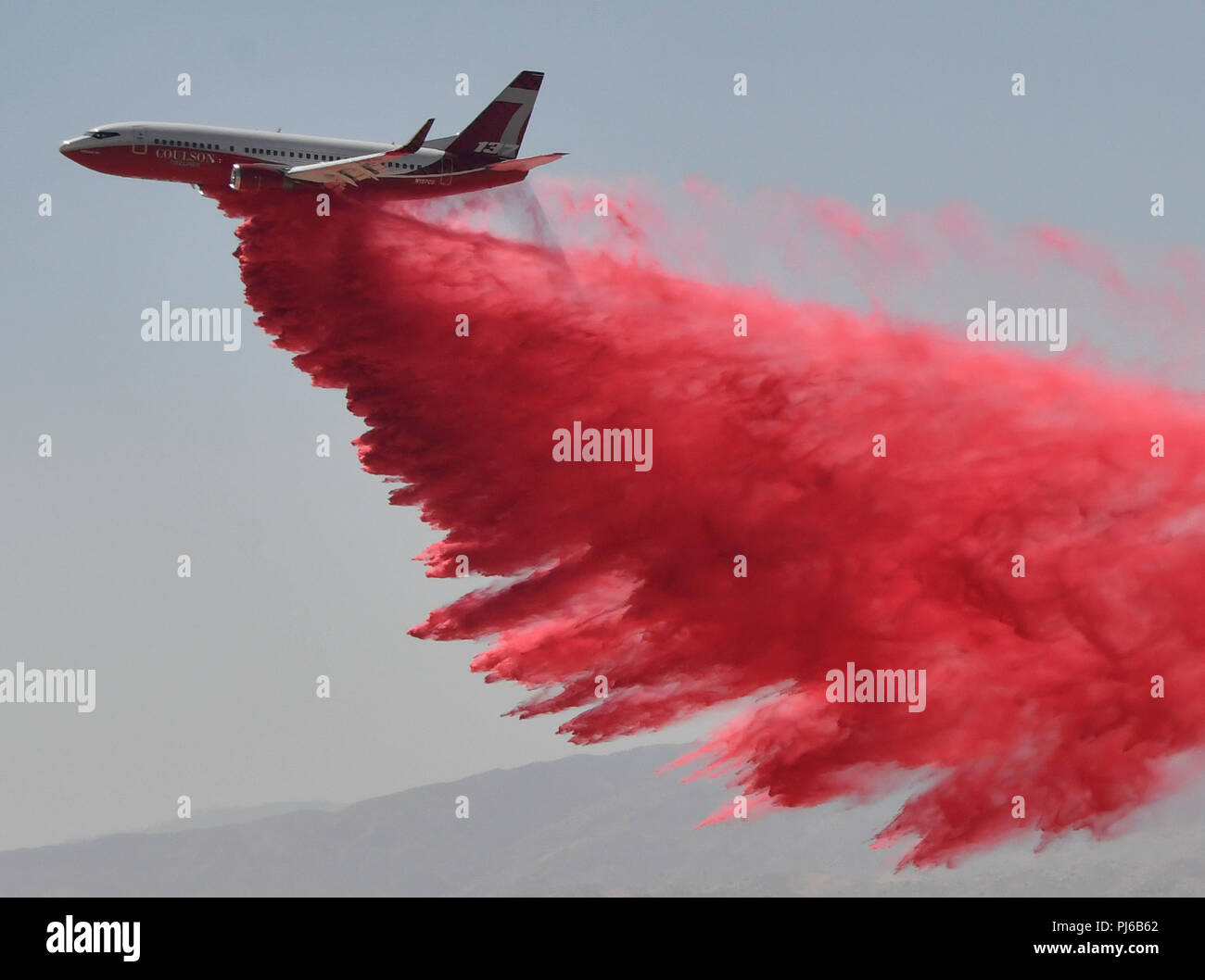 Coulson air tanker hi-res stock photography and images - Alamy