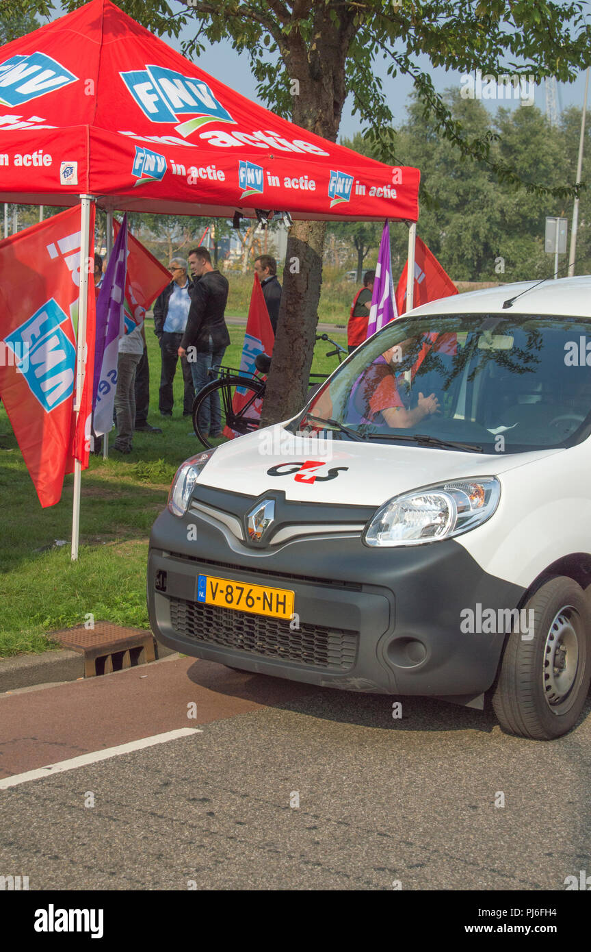 Security group g4s hi-res stock photography and images - Alamy