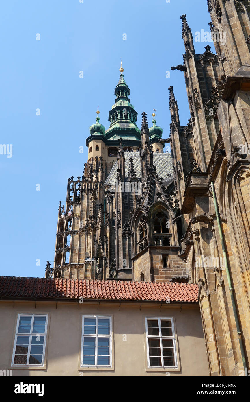 A view of the spectacular architecture of Prague Castle Stock Photo - Alamy