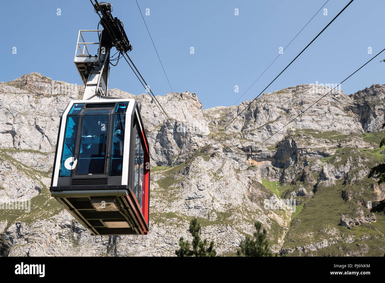 Aerial view cable car lift hi-res stock photography and images - Alamy